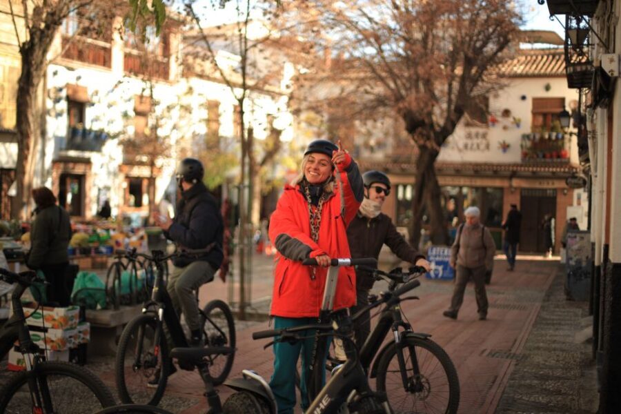 Granada: Highlights & Viewpoints eBike Tour with Tapas Break - Why This Tour Works Well