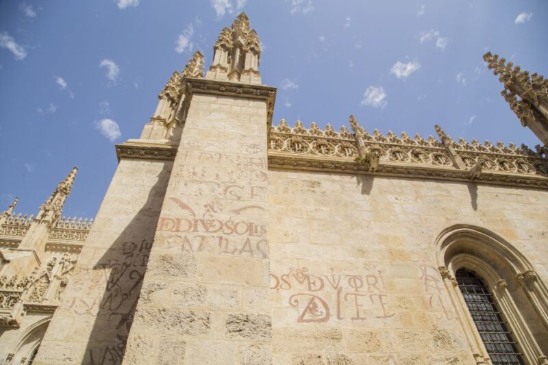 Granada: Royal Chapel and Historical Center Walking Tour - Key Points