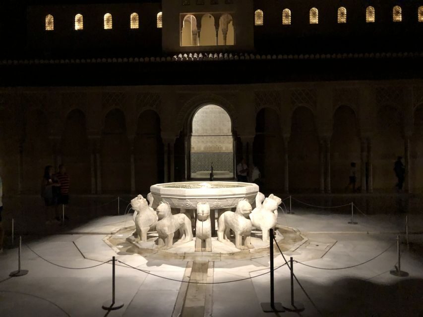 Granada: The Alhambra and Nasrid Palaces Guided Night Tour - The Quality of the Guide and Overall Value