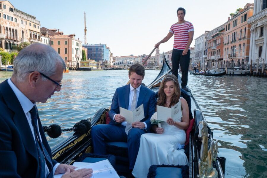 Grand Canal: Renew Your Wedding Vows on a Venetian Gondola - The Itinerary and What Makes Each Part Special