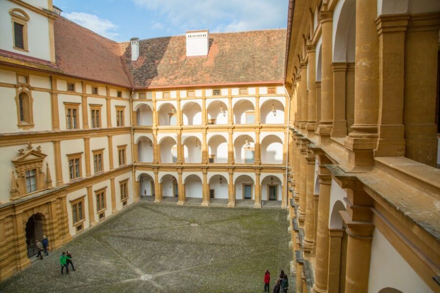 Graz: Schlossberg Private Guided Tour - Who Should Consider This Tour?