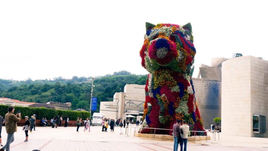 Guggenheim: Art explained by artists - What You’ll See and Experience