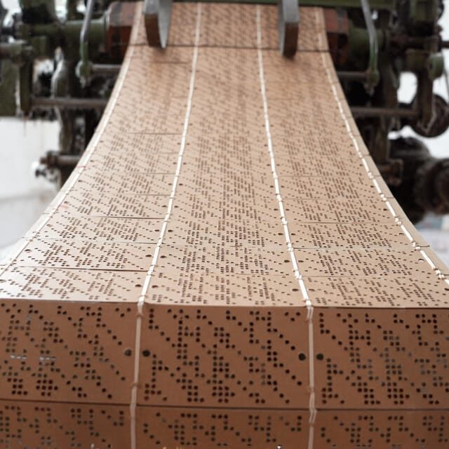 Guided tour of our textile laboratory and practical test - Discovering Apulia’s Textile Techniques