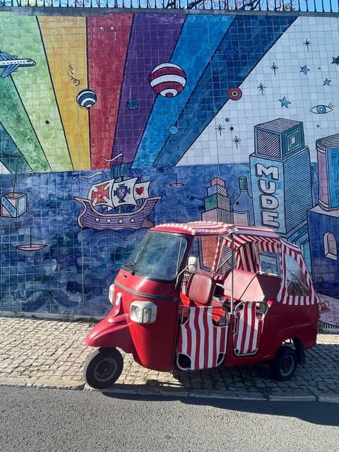 Guided tuk tuk tour in Lisbon's old neighborhoods - In-Depth Look at the Itinerary