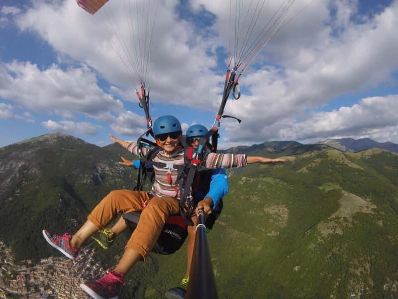 Half day private paragliding experience - ADVENTURE FLIGHT - An In-Depth Review of the Paragliding Experience in Lazio