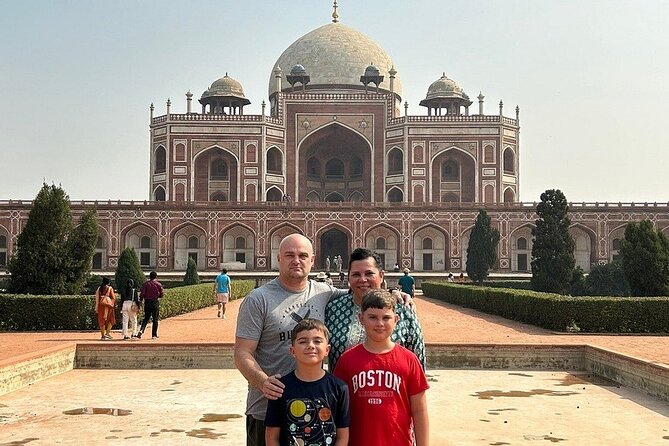 Half or Full Day Delhi Shopping Tour with Female Consultant - Key Points