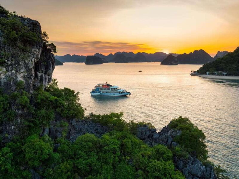 Hanoi: Halong Bay Luxury Cruise with Buffet Lunch - Exploring the Halong Bay Luxury Cruise from Hanoi