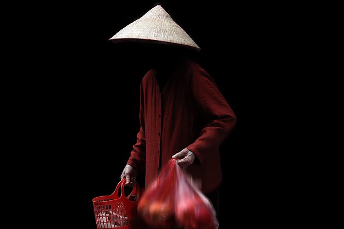 Hanoi Street Photography with a Pro  Phone & Camera - Introduction