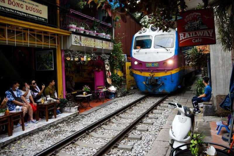 Hanoi War Remnants tour: Hilton Prison & Local Train Street - Key Points