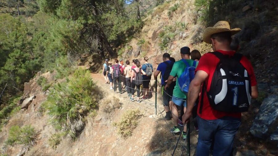 Hiking and bathing in natural pools in the National Park - What makes this hike special?