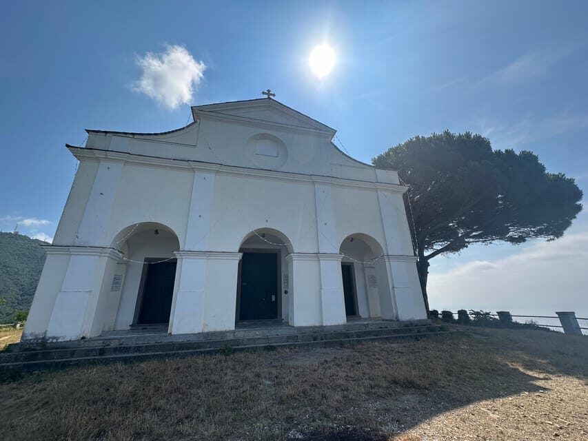 Hiking and wine tasting experience - Who Should Consider This Tour?
