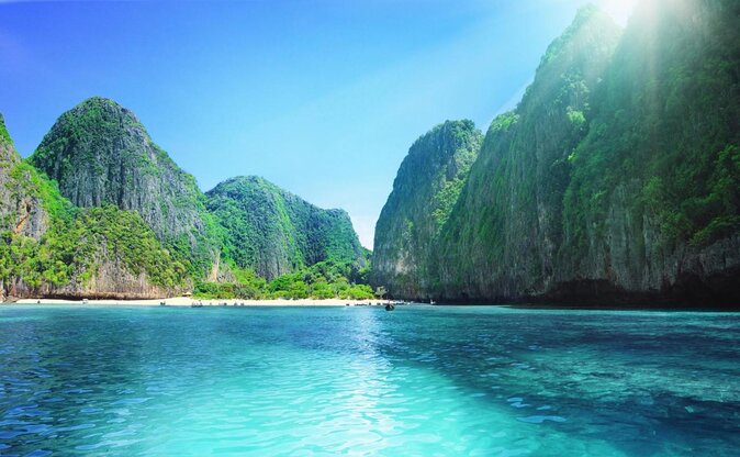 Holiday Travel Photoshoot with Long-tail boat Phi Phi Islands - Introduction