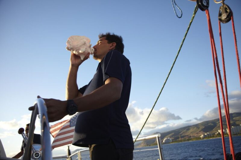 Honokohau: Kona Snorkel and Sail with Drinks and Snacks - Exploring the Kona Coast with a Catamaran Snorkel & Sail Tour
