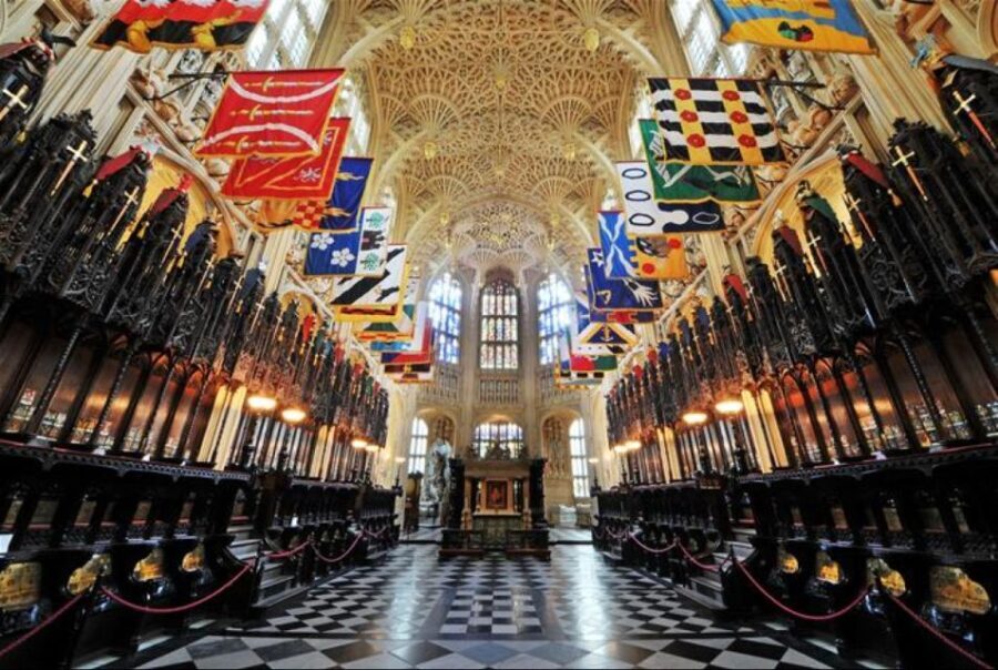 Hop-on Hop-off London Bus Tour & Westminster Abbey - The Routes and How They Enhance Your Experience