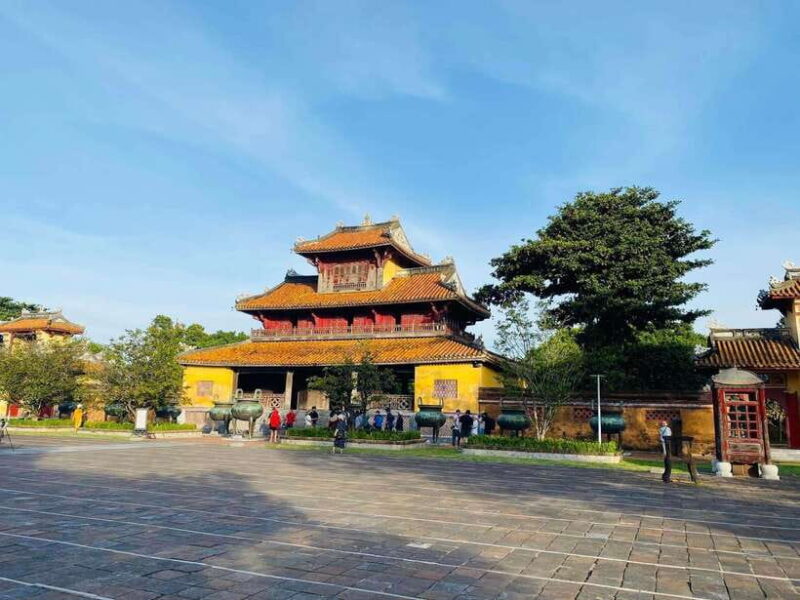 Hue Walking tour to Imperial City and Dong Ba Market - Key Points