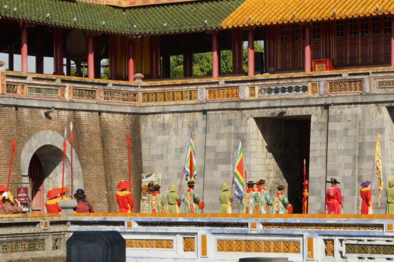 Hue:Deluxe Walking tour to Imperial City and Dong Ba Market - Key Points