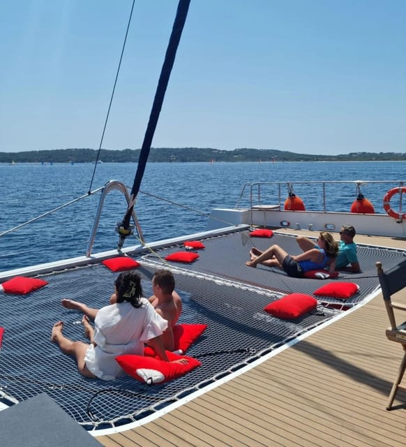 Hyères : Dinner Cruise on a beautiful catamaran at Bregançon - Key Points