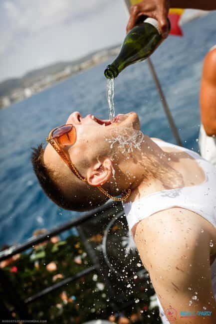 Ibiza Boat party with unlimited drinks, Brunch & pool party - Who Will Love This Experience?