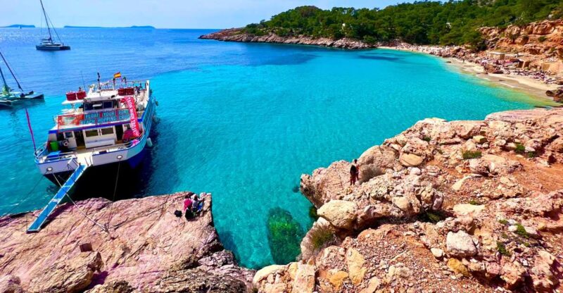 Ibiza: Cala Salada & North Cruise with Drinks & Snorkeling - Key Points