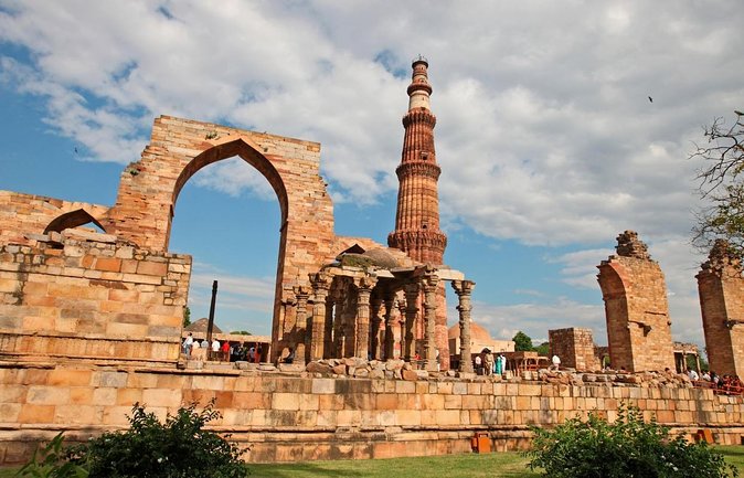 Inactive - Uncovering Delhi’s Jewel: A Complete Review of the Qutub Minar Tour