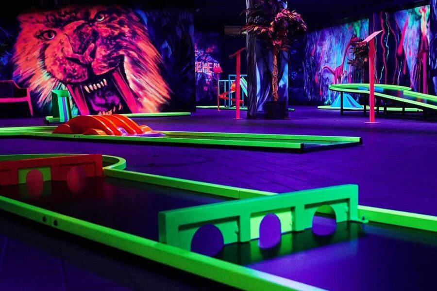 Innsbruck: 3D Mini Golf with Dazzling Light Effects - A Detailed Look at Innsbruck’s 3D Mini Golf Experience