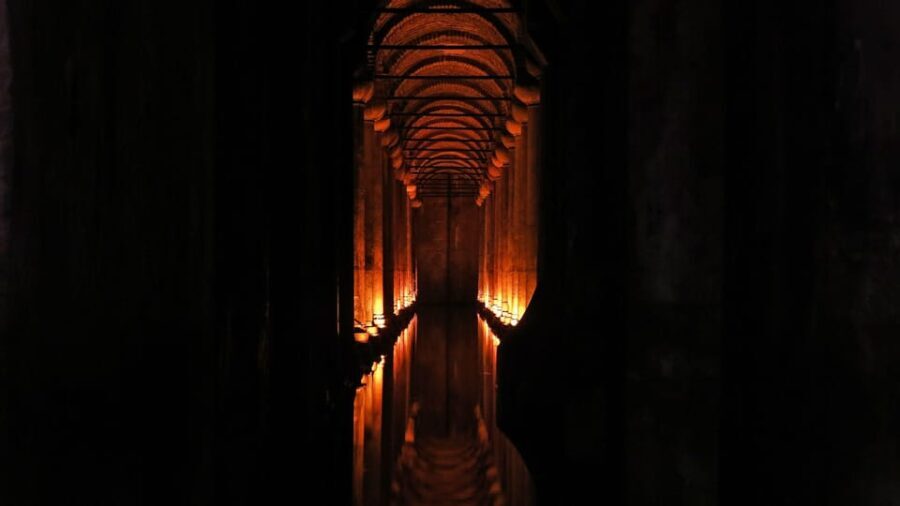 Istanbul: Basilica Cistern Skip-the-Ticket-Line Guided Tour - The Experience: A Deeper Look