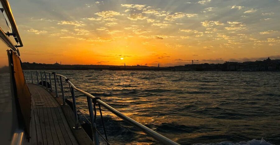 Istanbul: Bosphorus and Golden Horn Sunset Yacht Cruise - Detailed Itinerary Breakdown