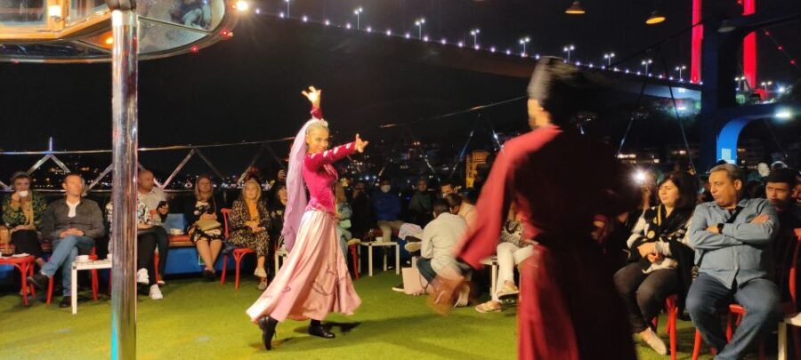Istanbul: Bosphorus Dinner Cruise with Turkish Night Show - The Experience’s Strengths and Limitations