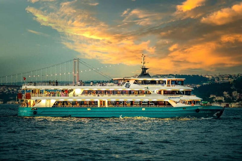 Istanbul: Bosphorus Dinner Cruise with Turkish Night Show - Food and Drinks