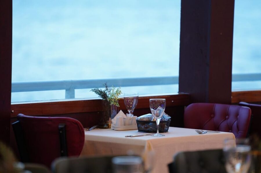 Istanbul: Bosphorus Dinner Cruise with Turkish Show - Who Will Enjoy This Tour?