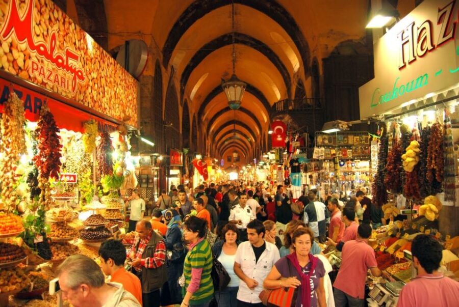 Istanbul: Morning Bosphorus Boat Tour with Spice Bazaar - Who Will Enjoy This Tour?