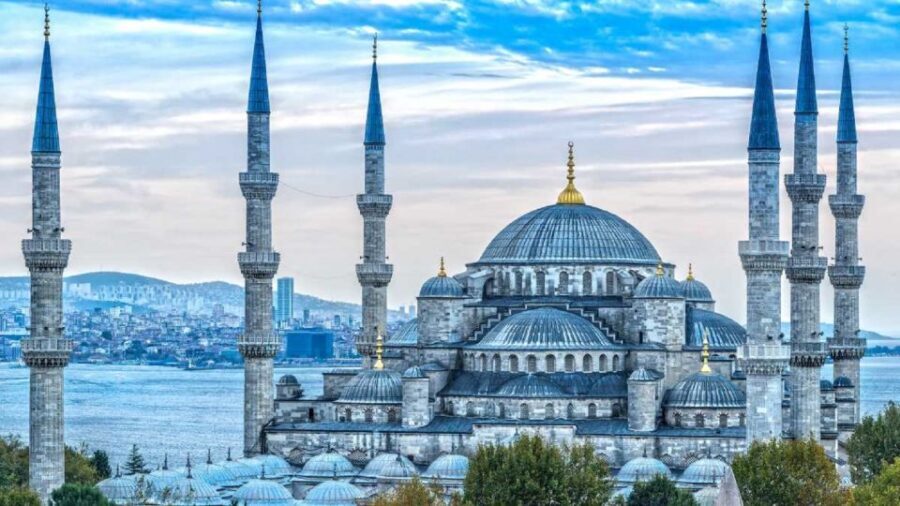 Istanbul: Old Town Tour and Bosphorus Lunch Cruise - A Walk Through the Historic Heart of Istanbul
