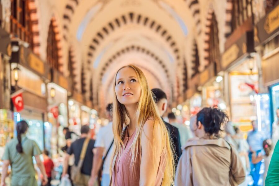 Istanbul: Professional photoshoot at Grand Bazaar - The Itinerary Breakdown