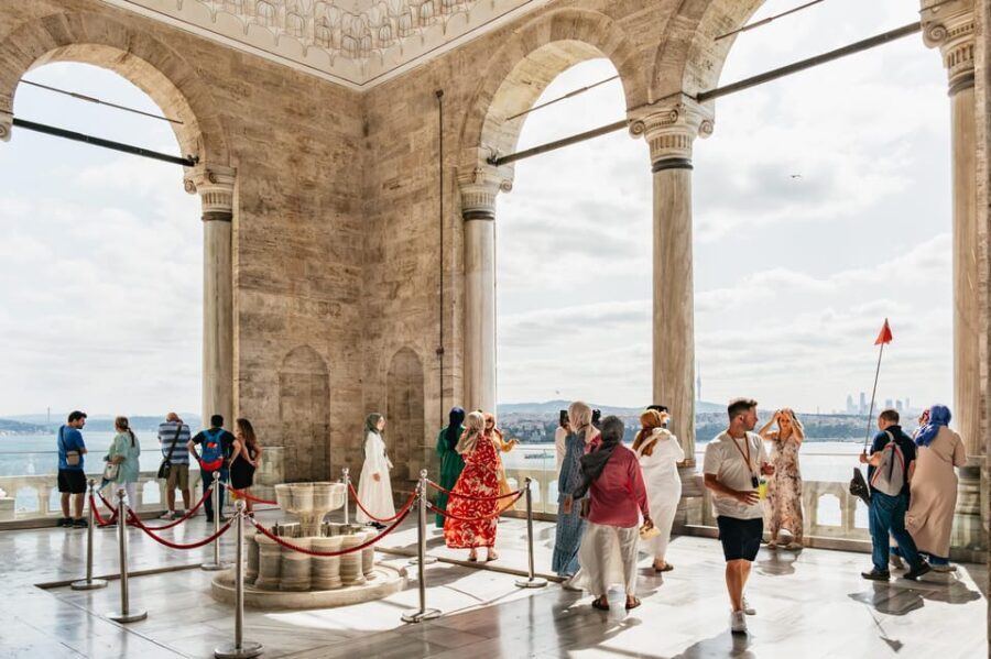Istanbul: Topkapi Palace and Harem Guided Tour with Ticket - The Outer Terraces and Views