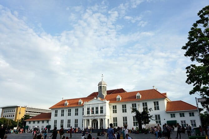 Jakarta Highlight Places with Multilingual Guide - Key Points