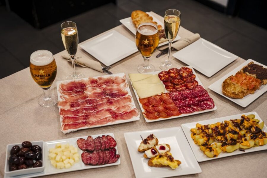 Jamón Iberico Tasting Experience with Cava Sagrada Familia - What You Can Expect from the Tour