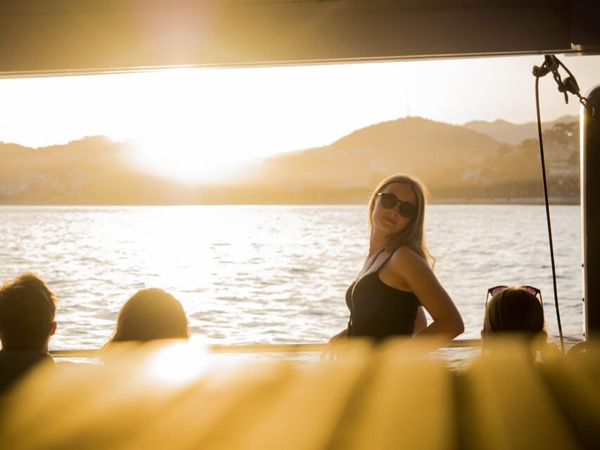 Jávea: 90-Minute Sunset Cruise with Glass of Cava - Who Should Consider This Sunset Cruise?