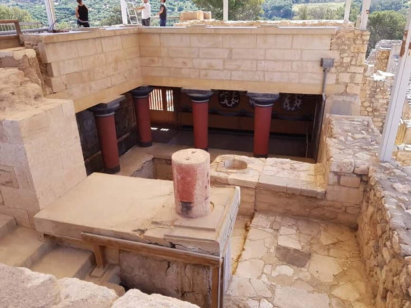 Knossos Palace and Pottery experience. Excursion Safari - Analyzing the Value
