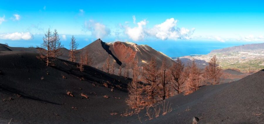 La Palma: Guided Tour to Tajogaite Volcano with Transfer - The Hike to the Volcano Crater