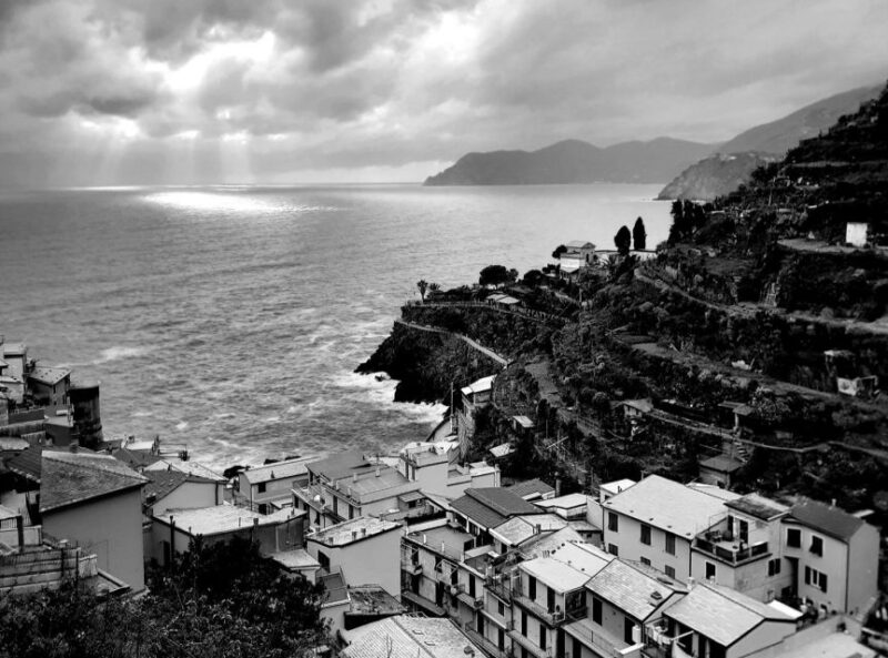 La Spezia: Cinque Terre Tour with Professional Photographer - Key Points