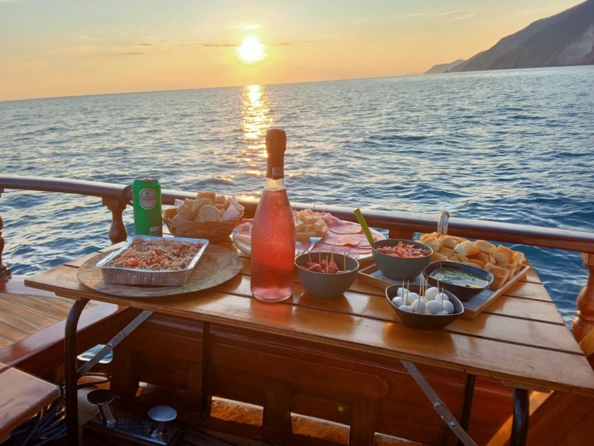 La Spezia: Sunset Cruise with Aperitif and Dinner - Detailed Review of the La Spezia Sunset Cruise