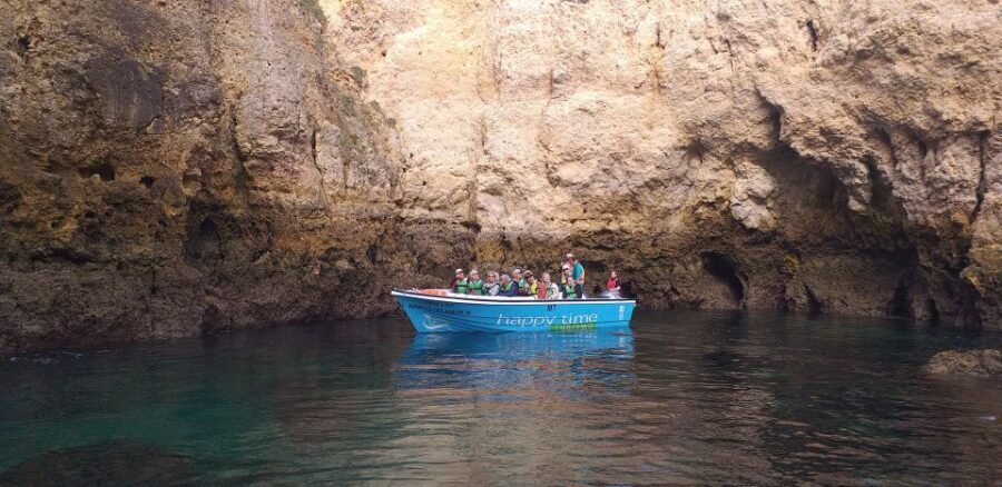 Lagos: Ponta da Piedade Rock Formations Guided Boat Tour - The Experience and Group Dynamics