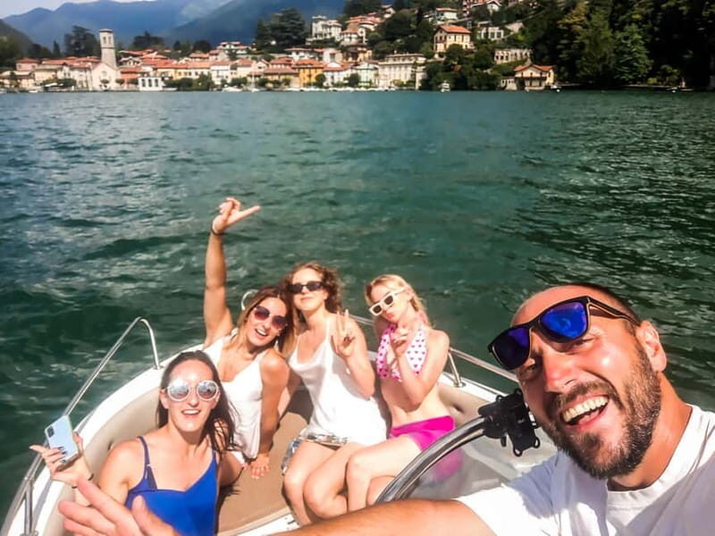 Lake Como: 2h Shared Boat Tour with Wine Tasting