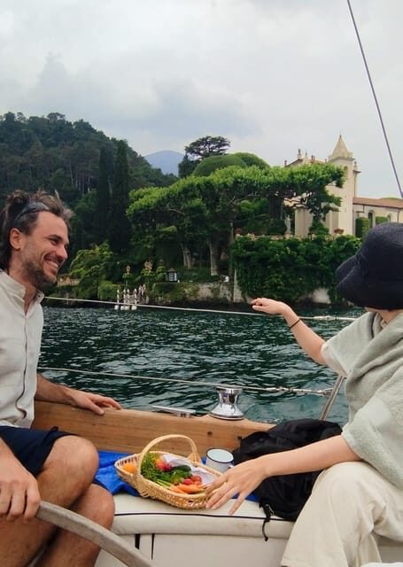Lake Como: Classy Sailing tour, embrace the Eco-friendly way - Safety and Comfort: Premium Service in a Classic Package