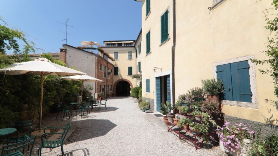 Lazise: Historical Center Wine Tasting Tour - The Itinerary: What You Can Expect