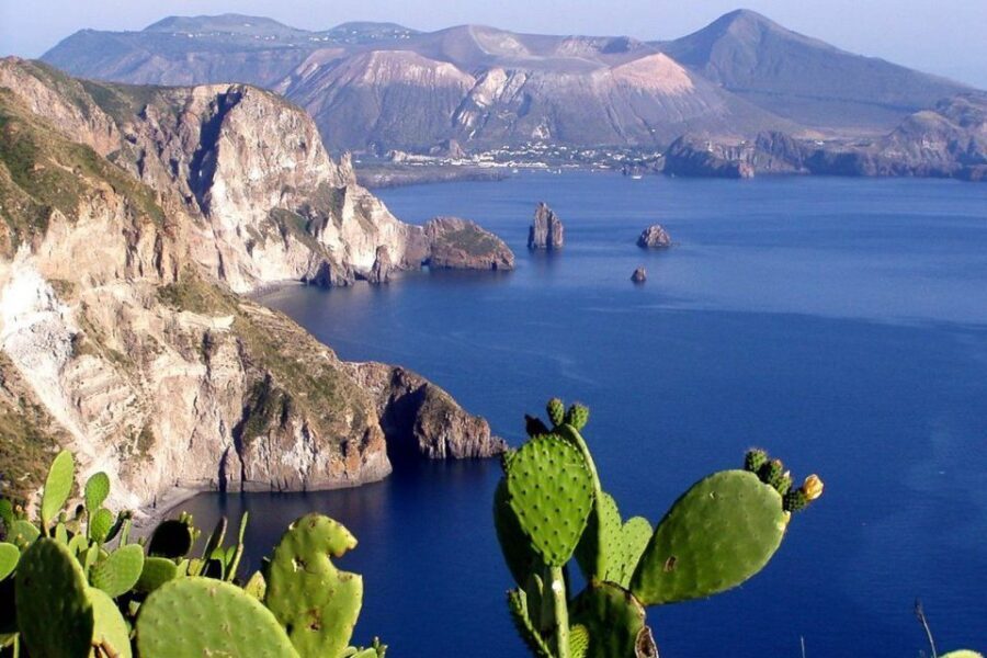 Lipari: Boat Tour of Vulcano Island with Disembarkation Stop - How the Tour Unfolds: A Closer Look
