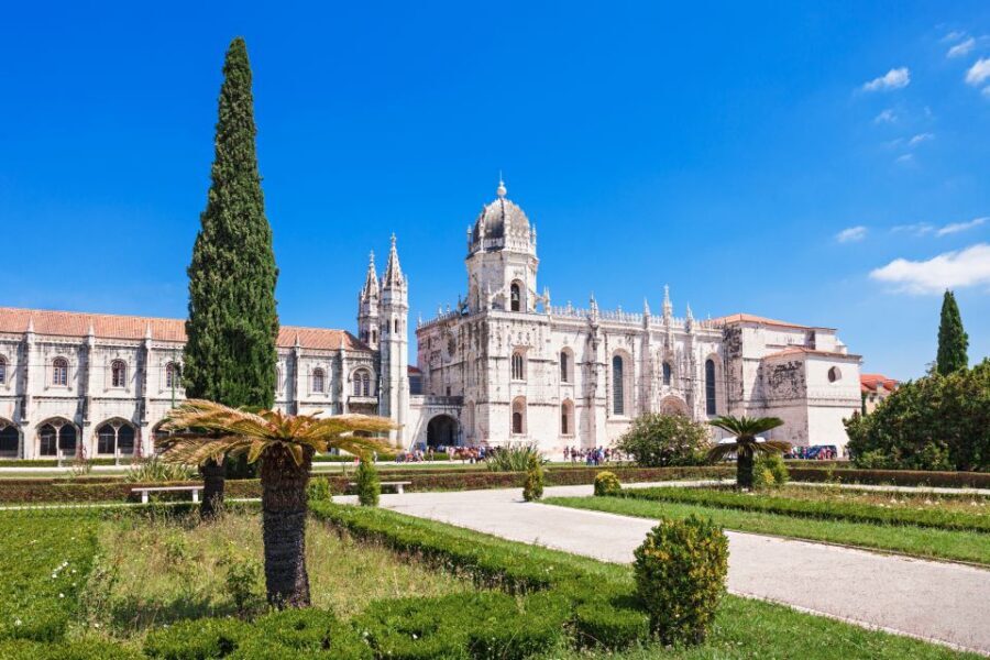 Lisbon: 1-or 2-Day Hop-On Hop-Off Bus Tour - What to Expect During the Tour