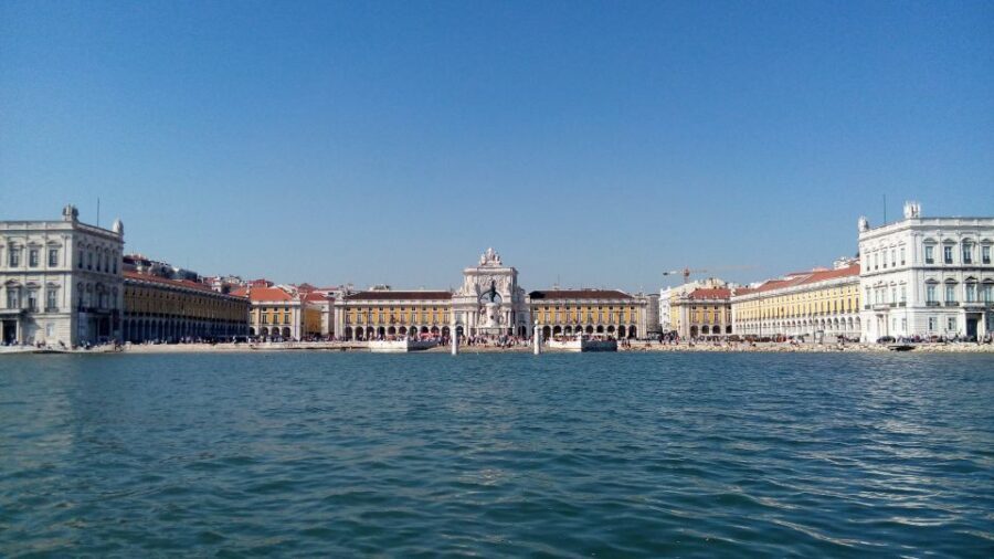 Lisbon: 2-Hour Sailing Yacht Cruise & Guided Tour w/2 drinks - The Value of This Cruise