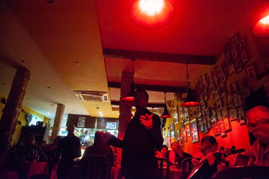 Lisbon: Alfama Tour and Live Fado with Traditional Dinner - Practical Tips