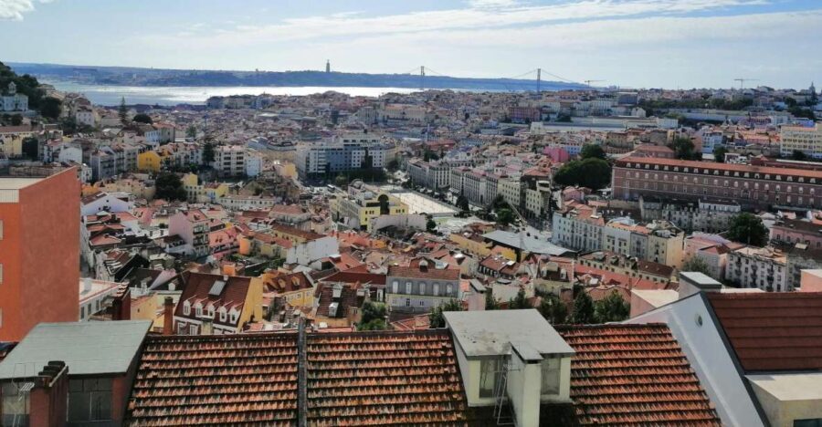 Lisbon: Layover Tour with Airport Pickup and Drop-Off - What’s Included and What’s Not